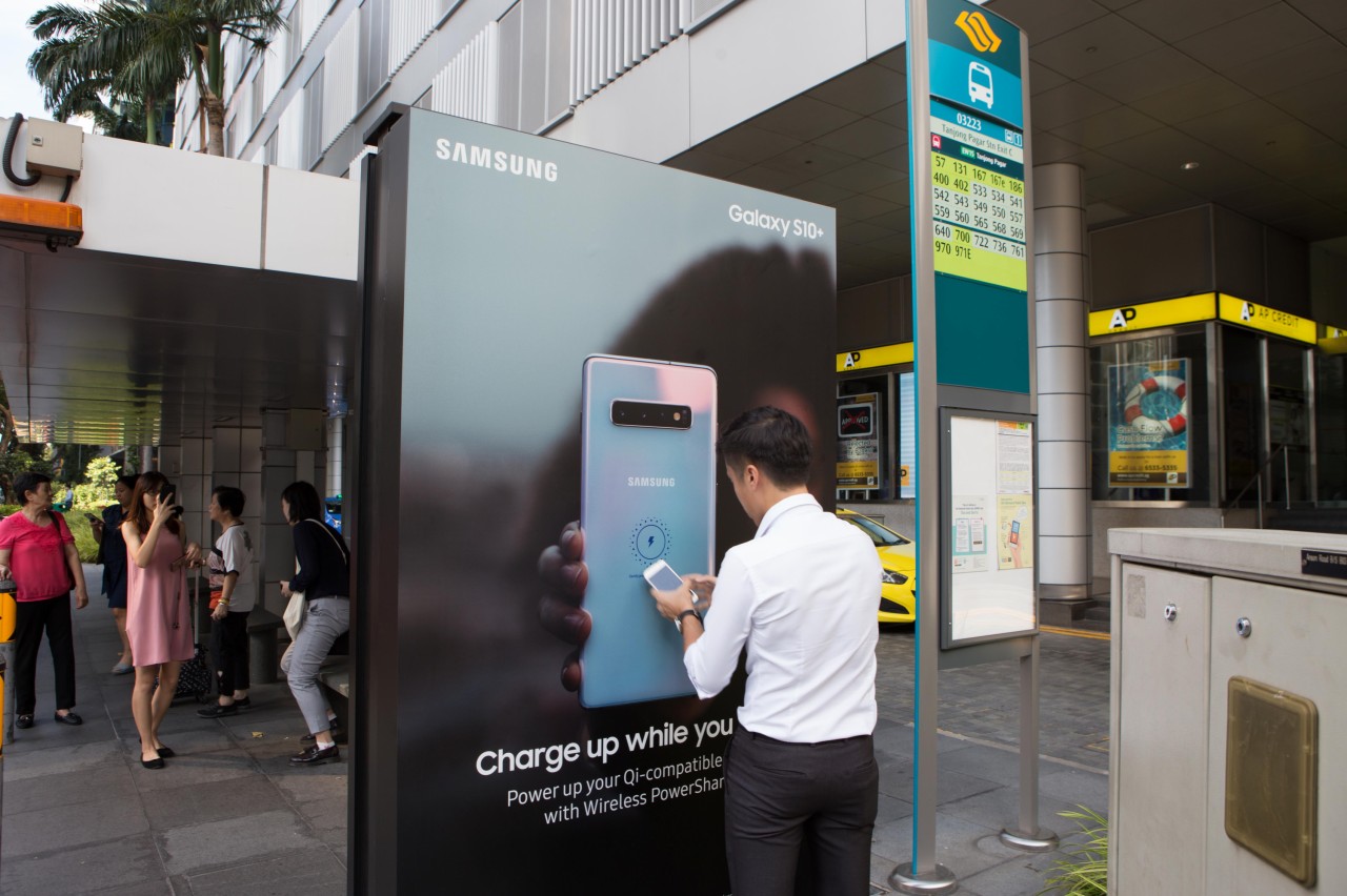 Samsung turns Singapore bus stops into wireless charging stations – The ...