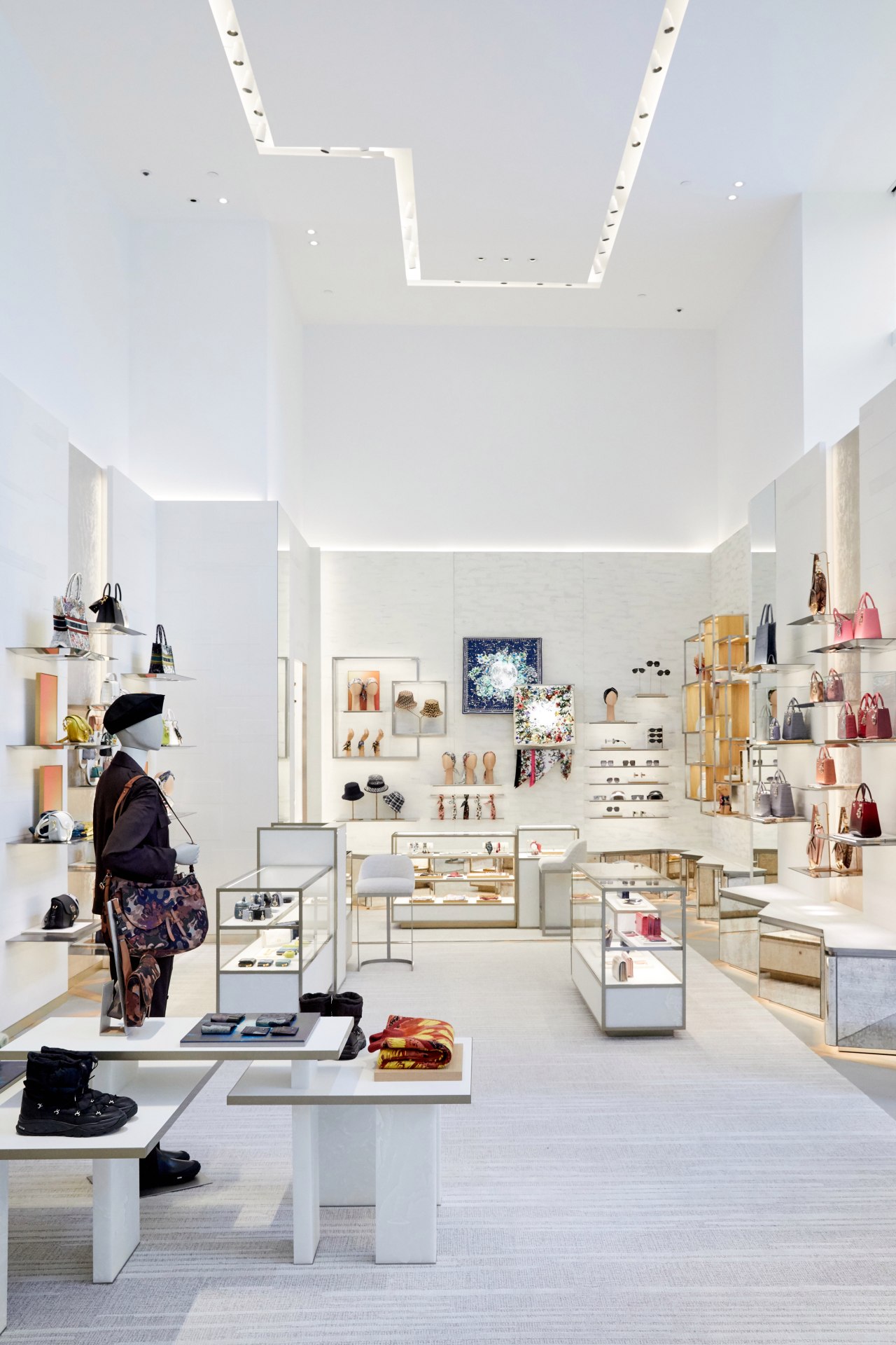DIOR opens new store in New York at Fifth Avenue – WindowsWear