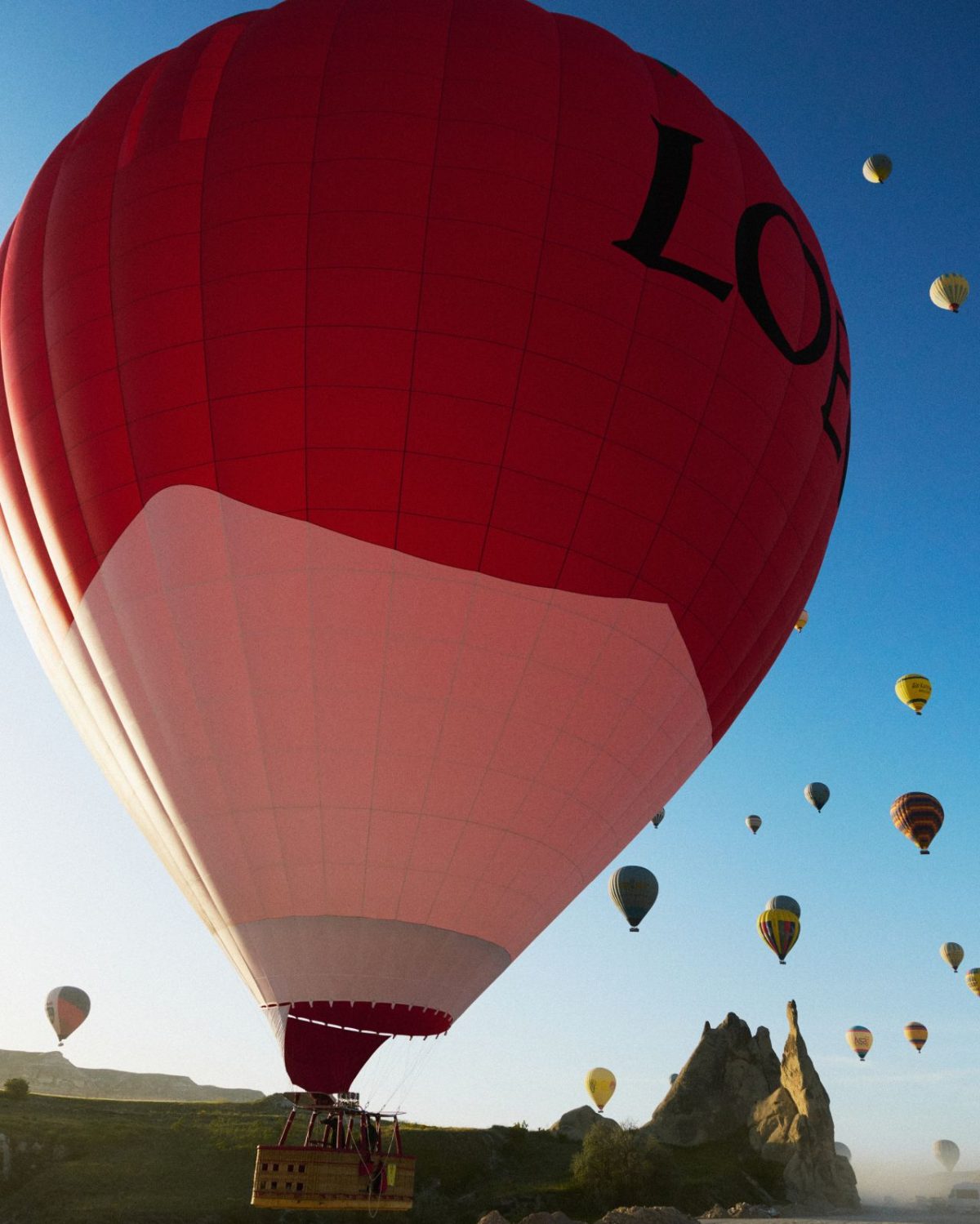 Loewe Takes Flight: The Tomato Balloon That’s Taking Over the Skies ...